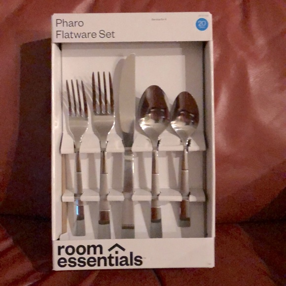 Room Essentials | Dining | Pharo Flatware Set Service For 4 2 Pieceroom ...